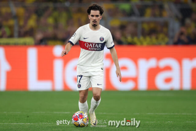 '진정한 영웅은 따로 있다'…'아스날전 POTM 선정' 비티냐, PSG 동료에게 트로피 양보