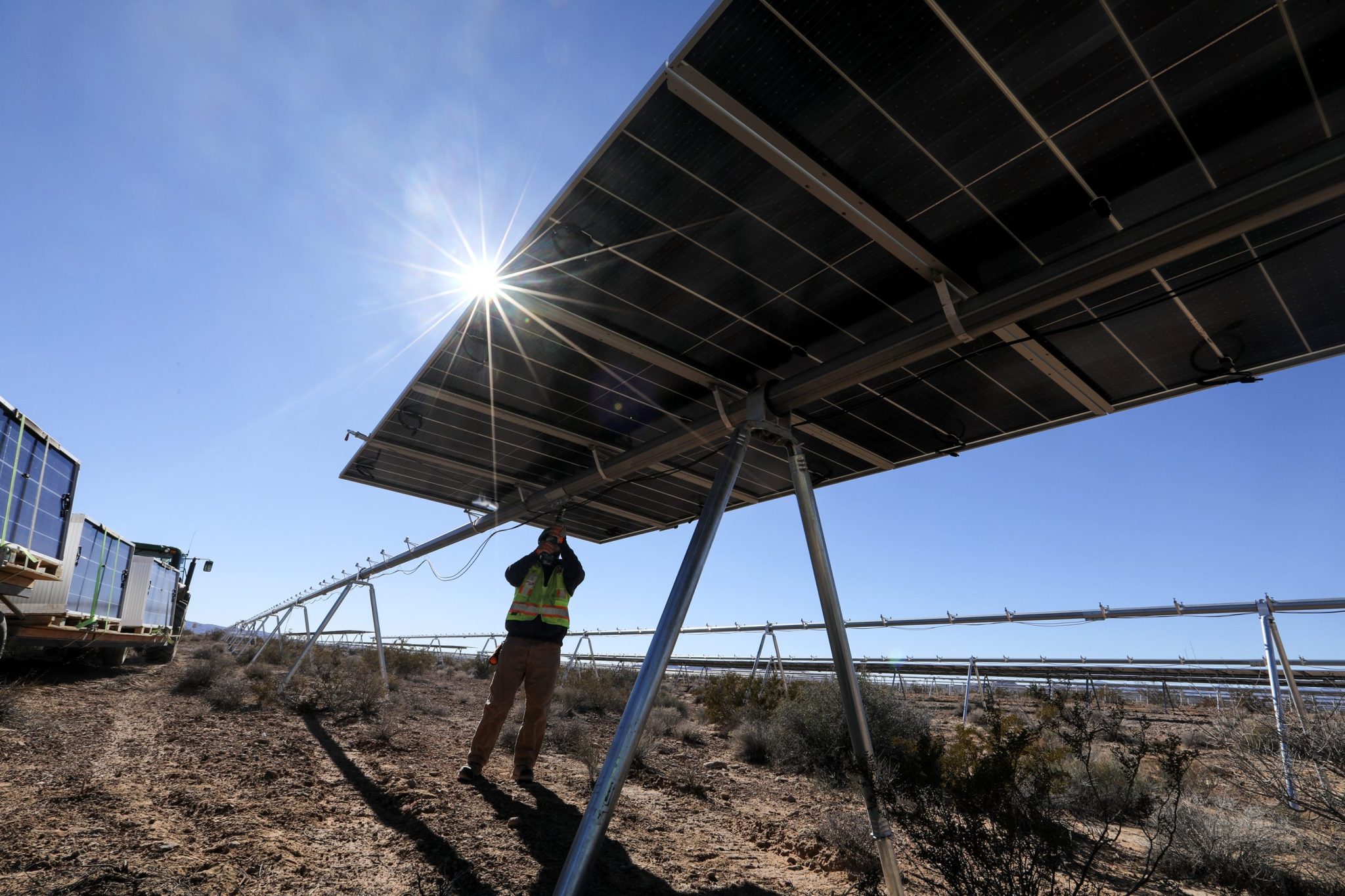 Top US solar firm sees stock plunge after big guidance drop from ...