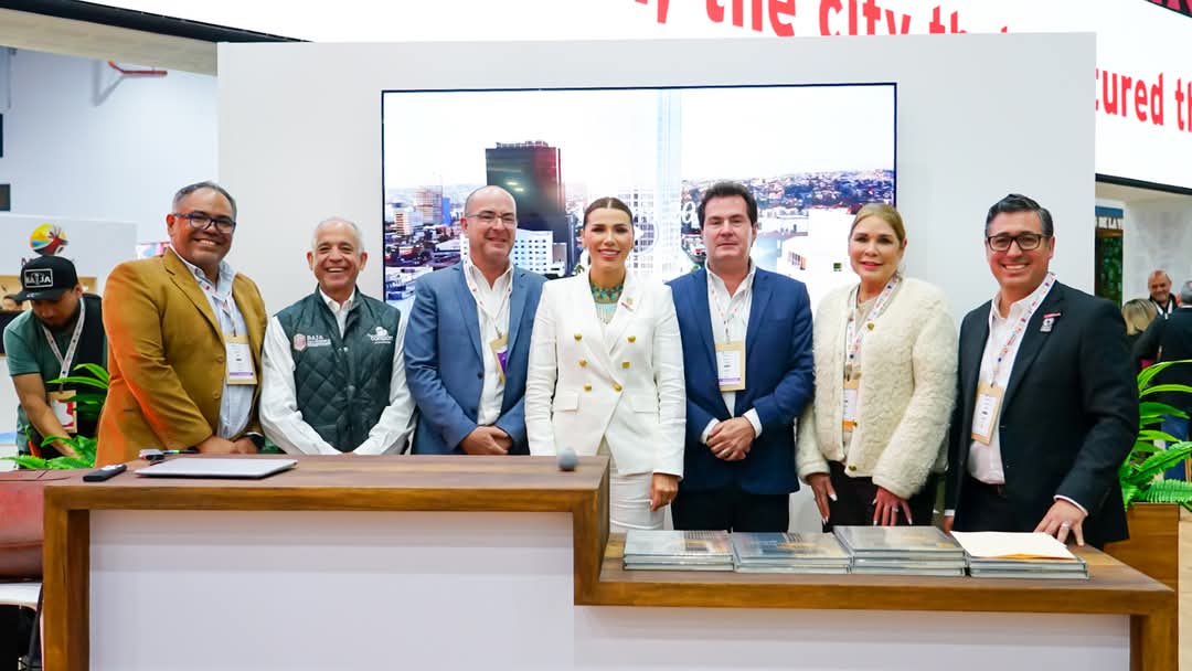 Gobernadora Marina del Pilar y el Secretario de Economía, Kurt Honold ...