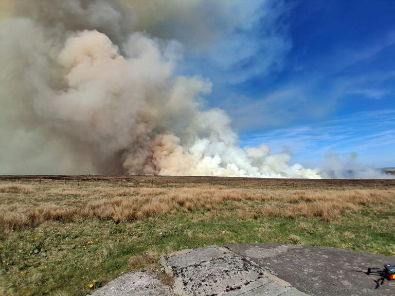 Wildfire rages across Peak District: Dramatic drone footage shows scale ...