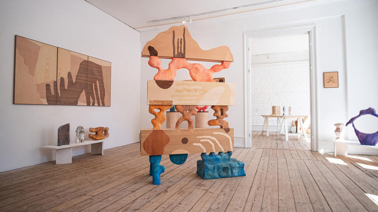 Judge orders Apple to remove hefty fee on off-app purchases