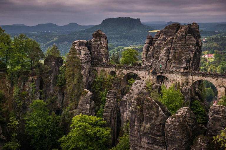 U.S. Jobless Claims Rise Slightly