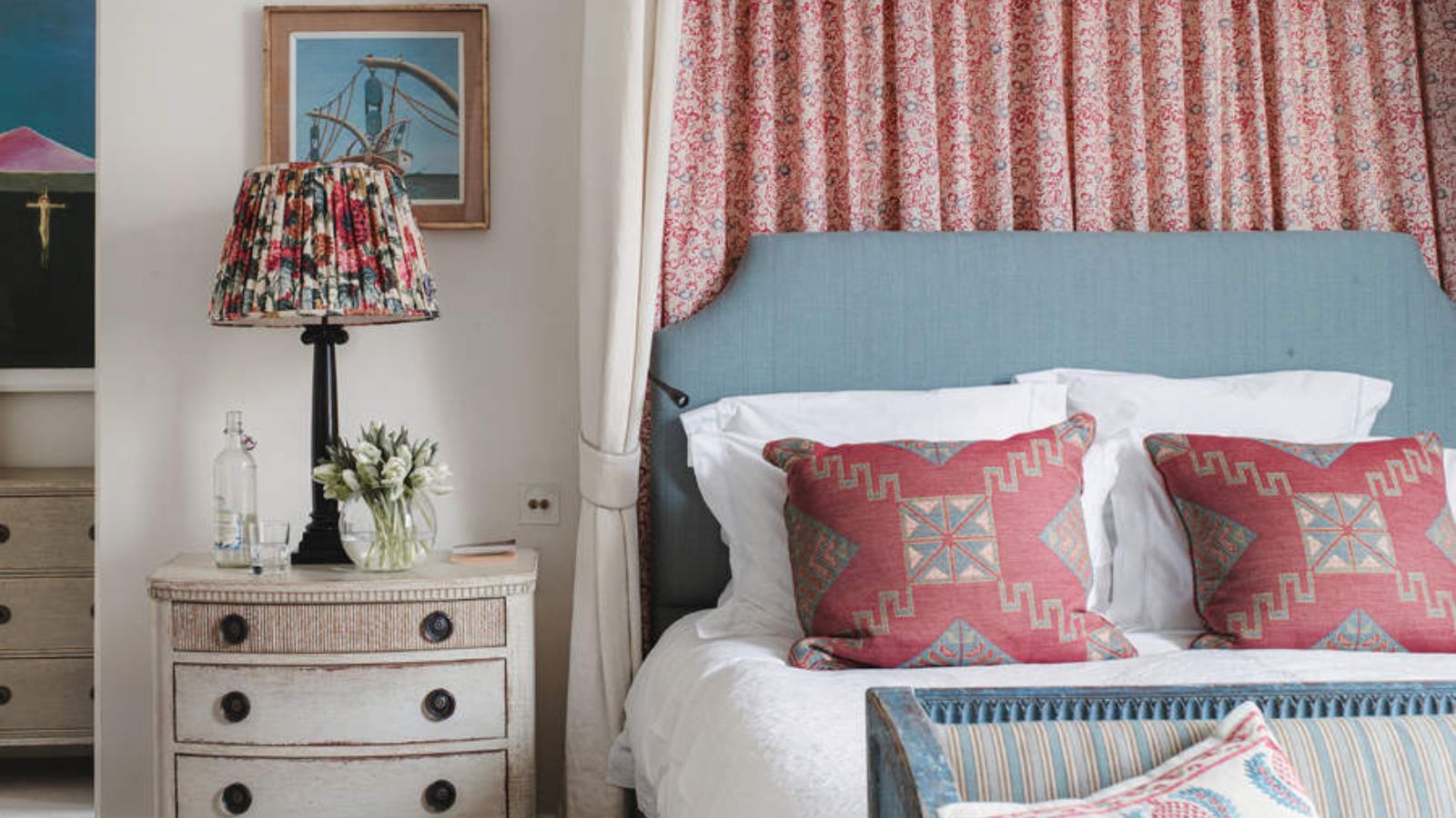 Should you sleep with one arm under your pillow? The experts weigh in ...