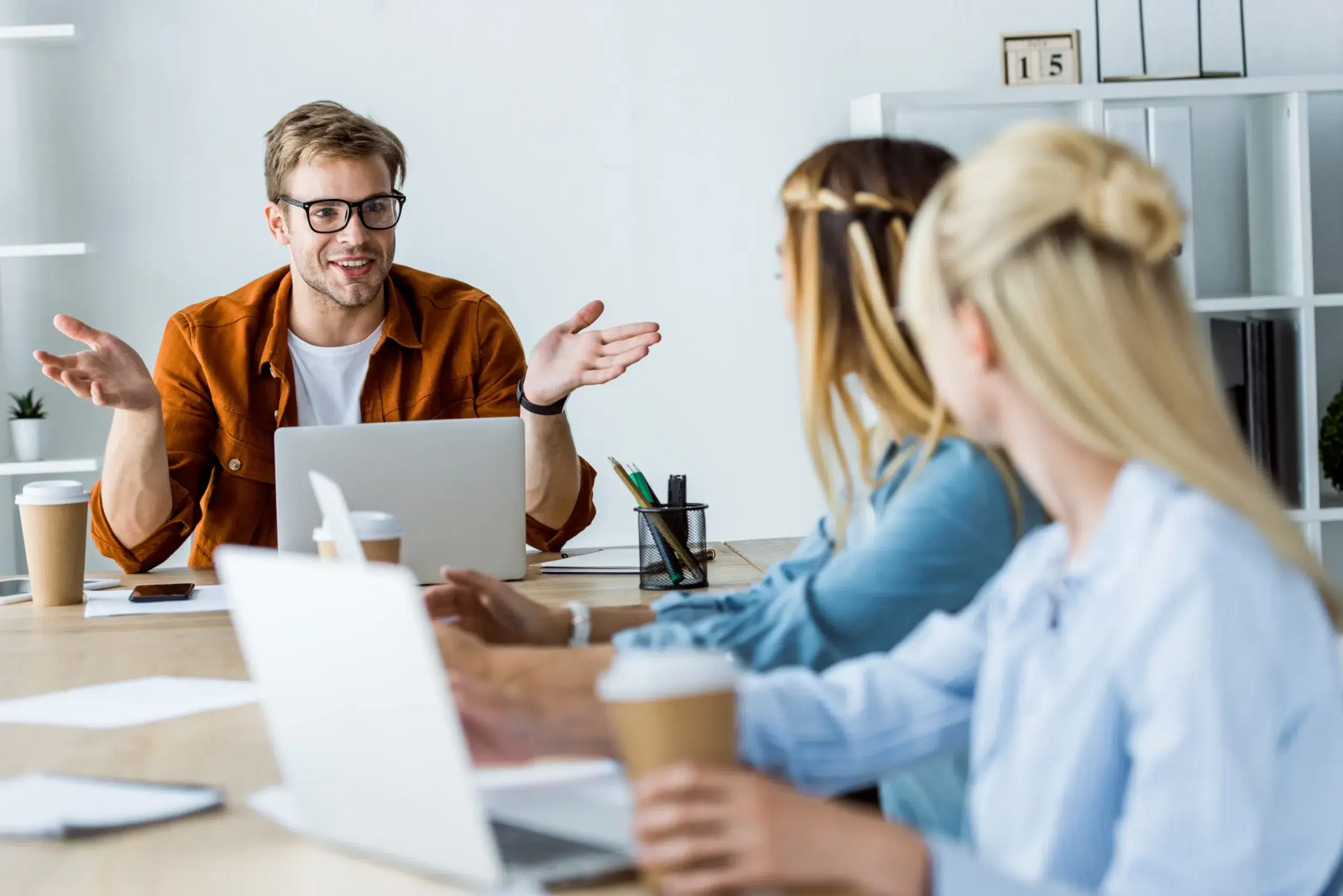 Guía definitiva de la búsqueda avanzada de Twitter: operadores, trucos y ejemplos prácticos