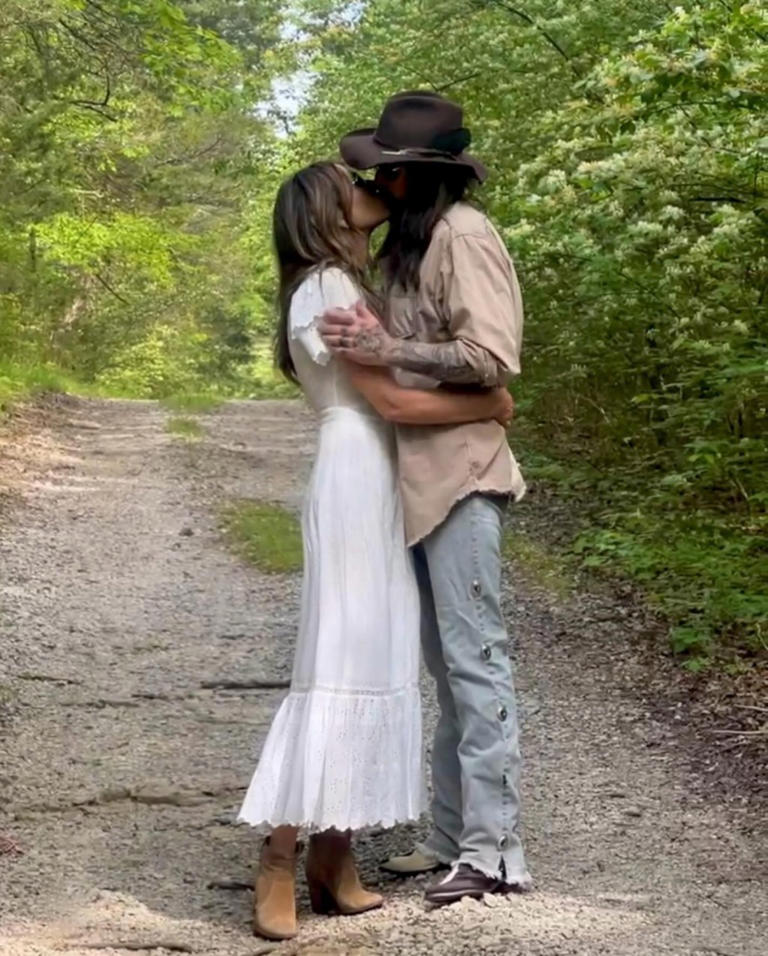 Elizabeth Hurley locks lips with Billy Ray Cyrus as shock romance heats up