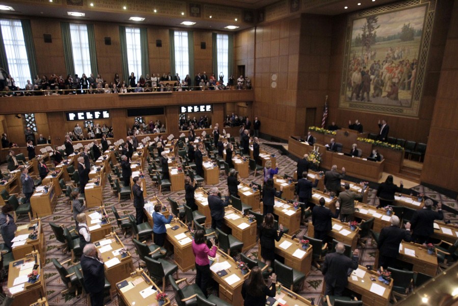 Oregon parents urge state lawmakers to increase public school funding