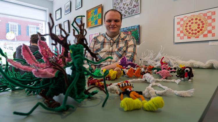 Bath man creates lifelike sculptures using pipe cleaners