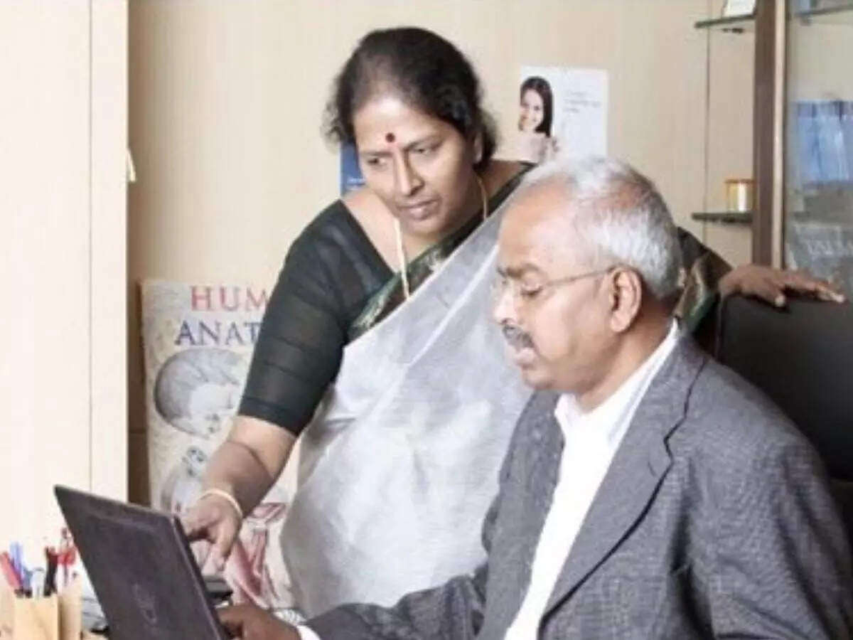 Rs 10,000 crore man breaks down on X: Dr Velumani remembers his ex-SBI ...