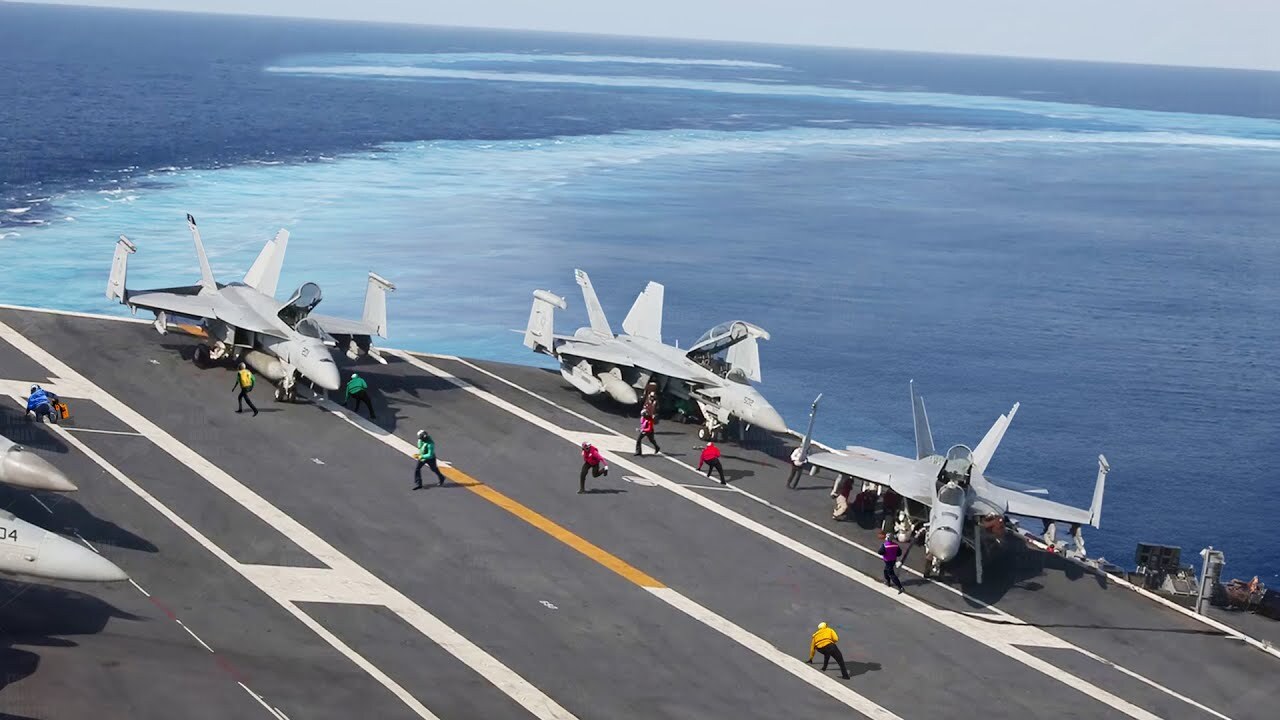 US aircraft carrier executes high-speed turns at sea, costing $13 billion