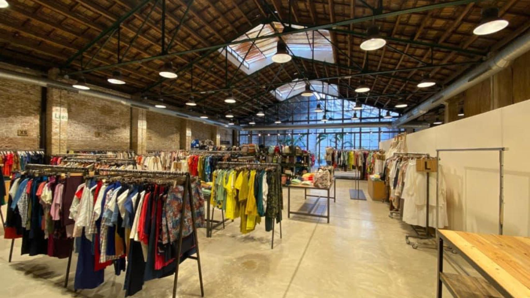 El mercado de ropa más grande de España regresa a Valencia: entrada ...