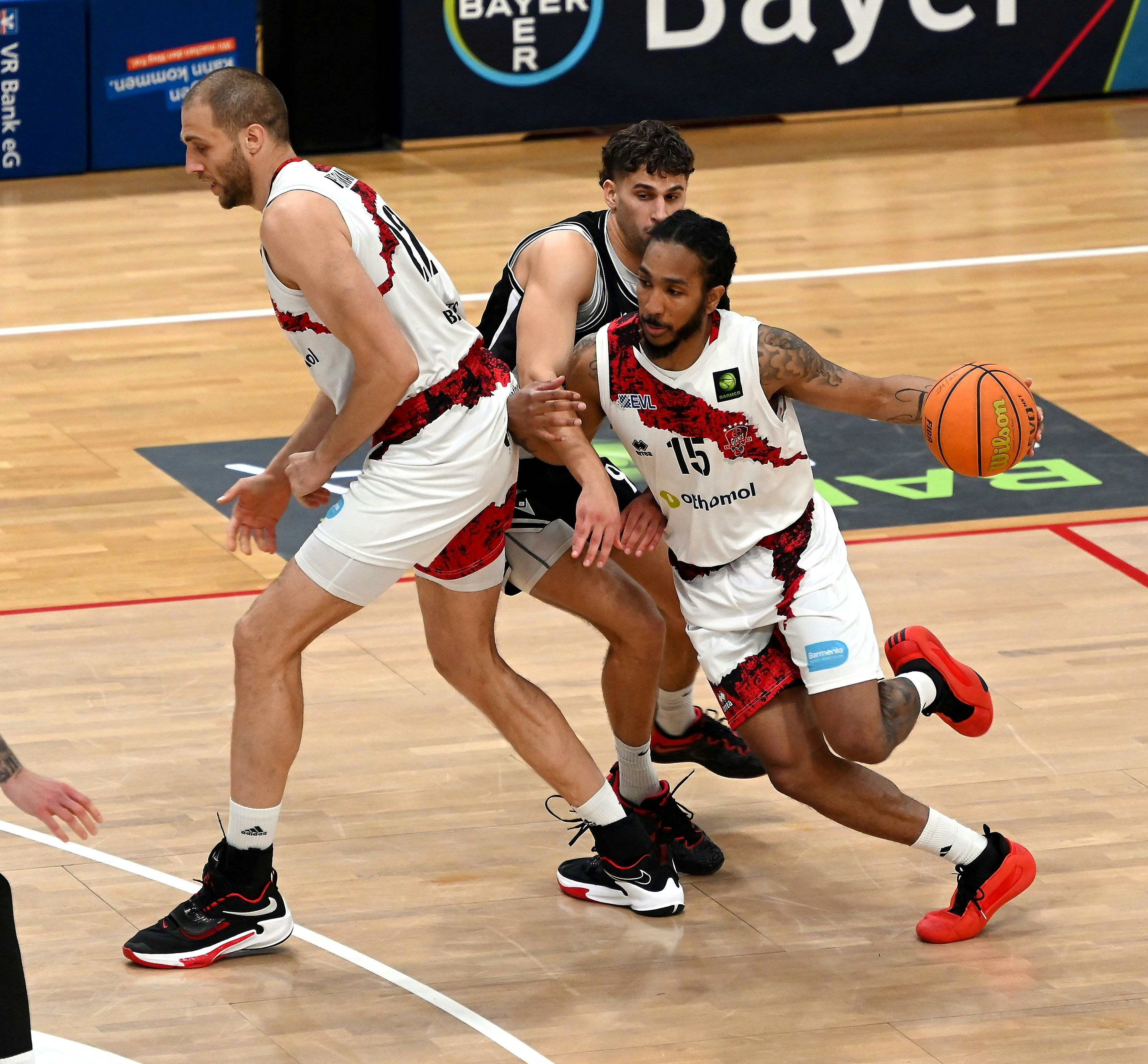 Basketball: Bayer Giants Leverkusen steigern sich trotz Niederlage