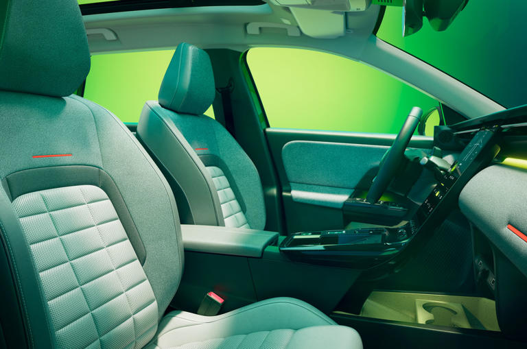 New Citroen C5 Aircross revealed with concept styling and EV option