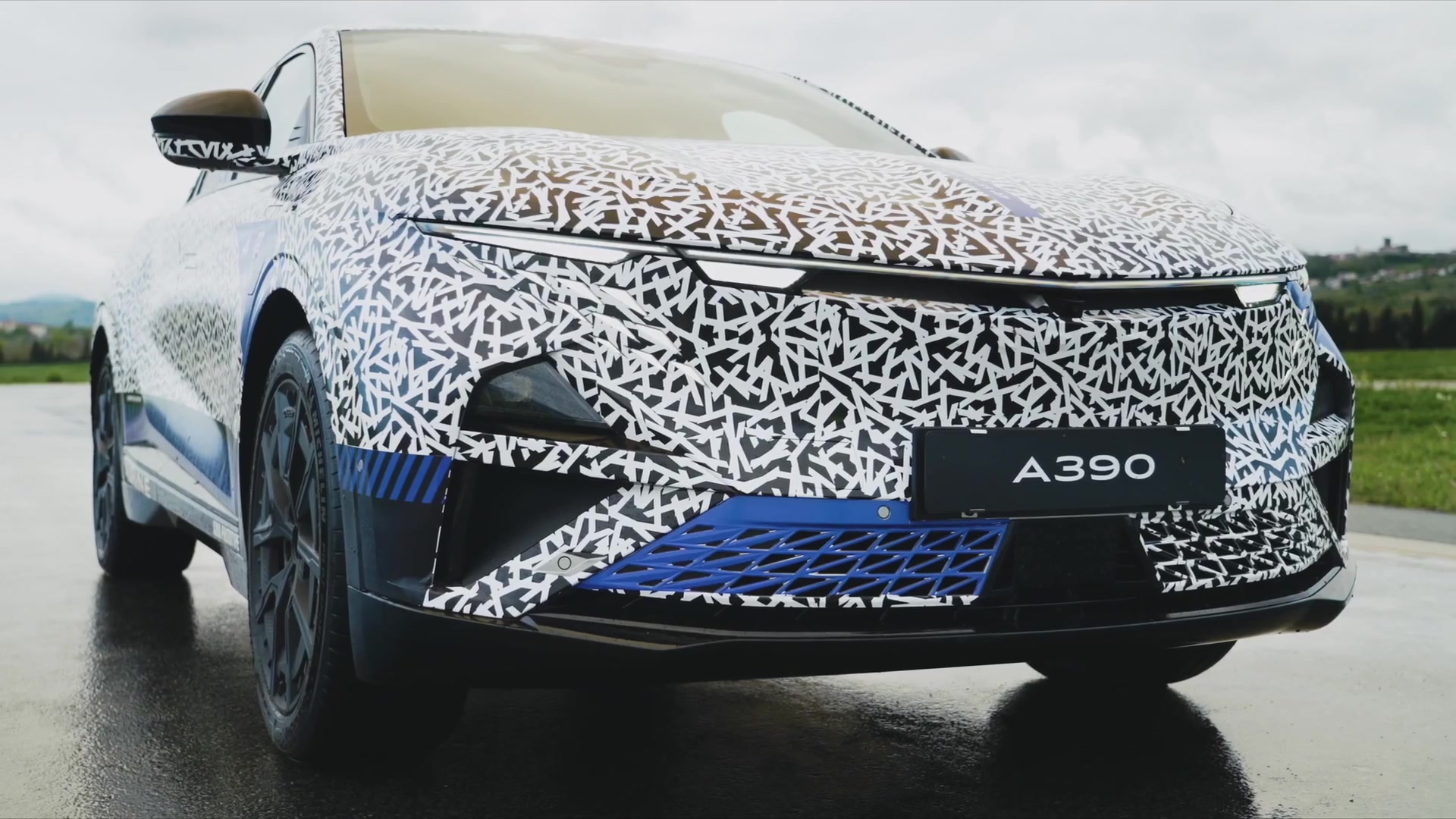 Alpine A390 Tests on wet track at Ladoux - Design Preview