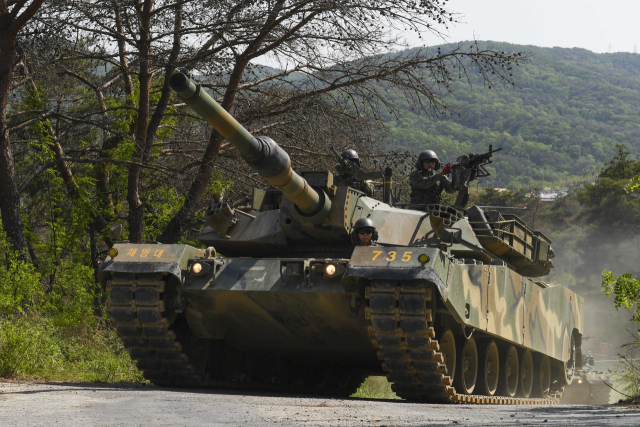해병대 1사단 제병협동훈련 실시…KAAV, 현궁, K1A2 등 다양한 전력 참가