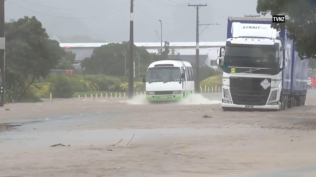 New Zealand hit by destructive winds, heavy rain and snow and high waves