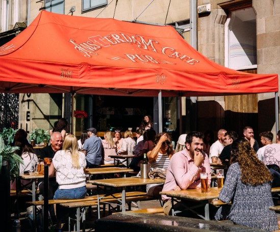 9 best Merchant City bars for pints and cocktails this weekend
