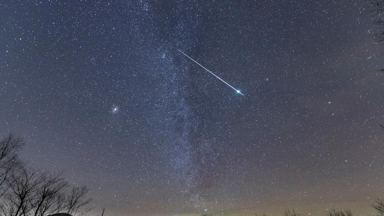 A meteor storm and an alien comet could be the 'stars' in the sky this fall