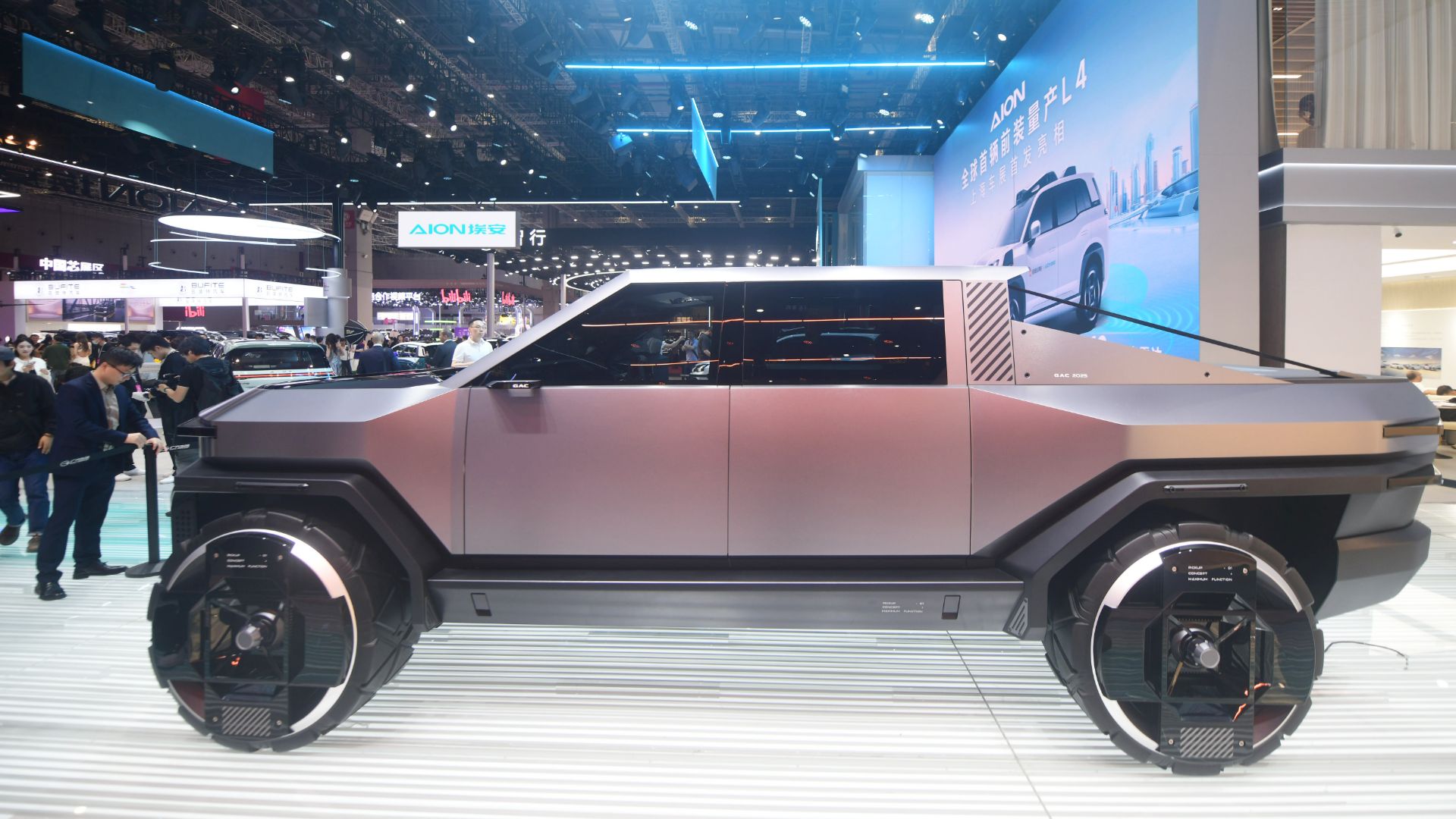 Chinese company unveils new “Cybertruck” to rival Tesla