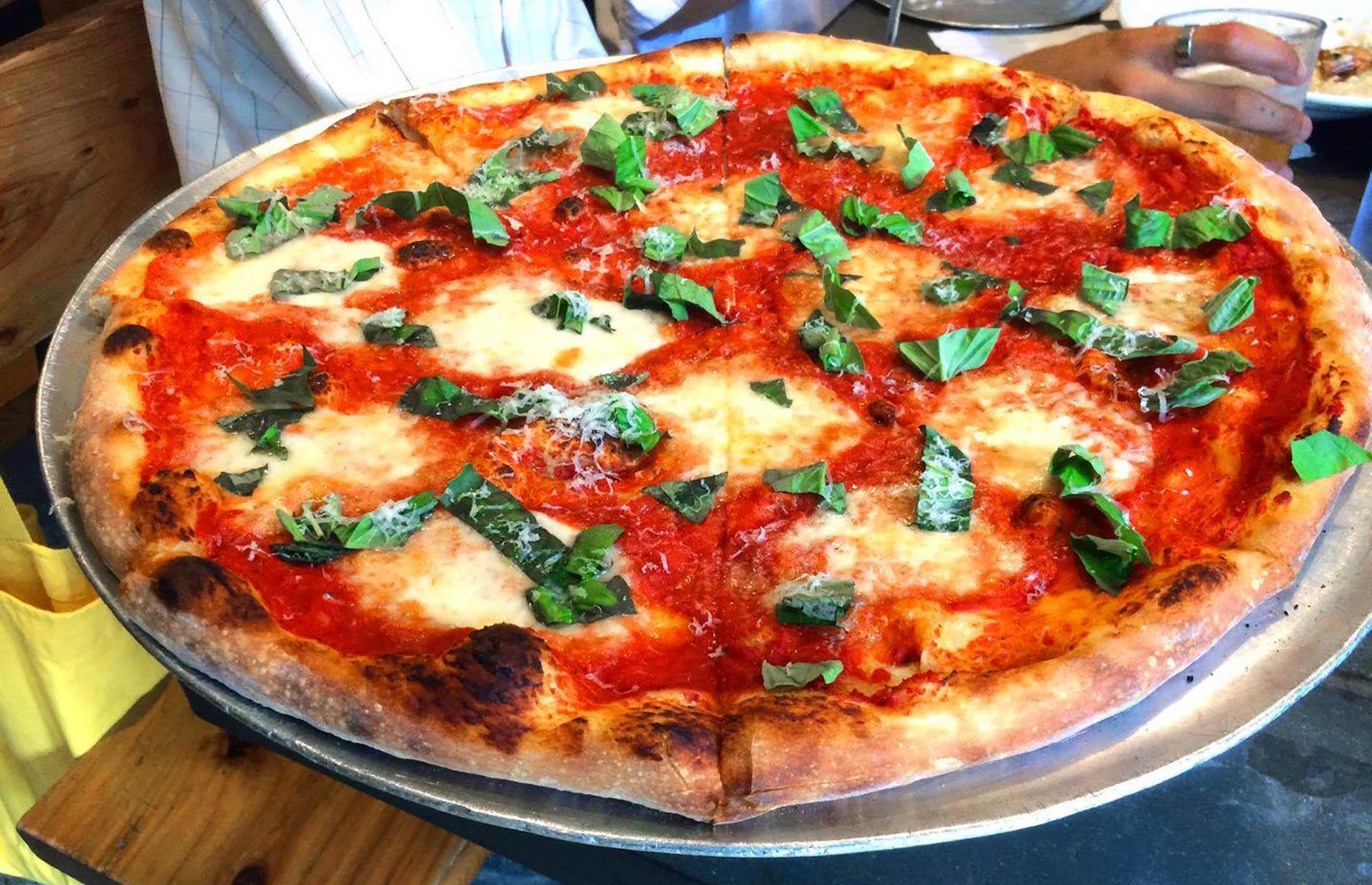 The Origins of the First Pizza Ever Served in America