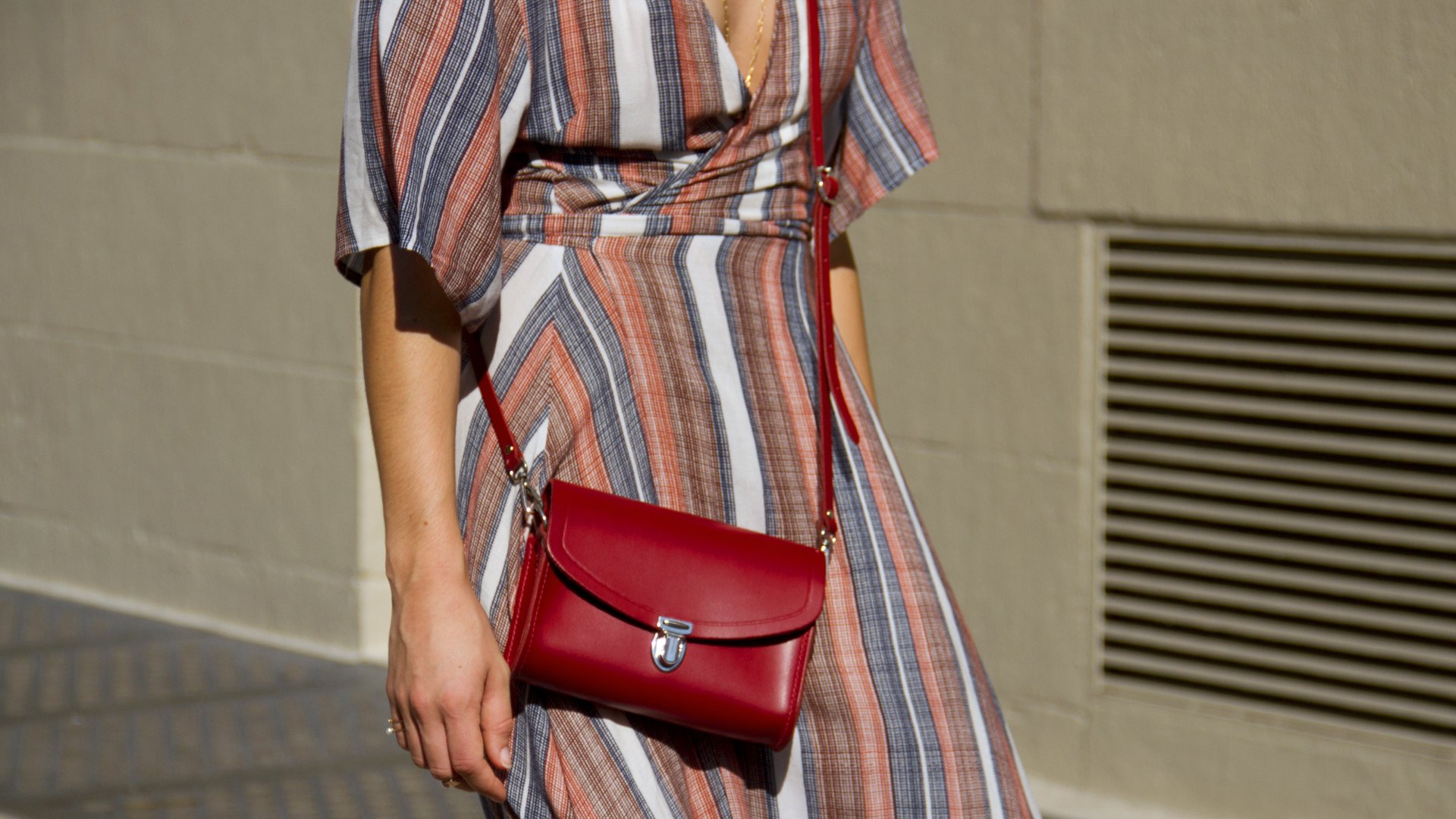 15 Slimming Dresses That Make Underarm ‘Batwings' Disappear Thanks to ...