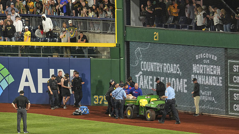 Fan falls 21 feet from wall at Pittsburgh Pirates game