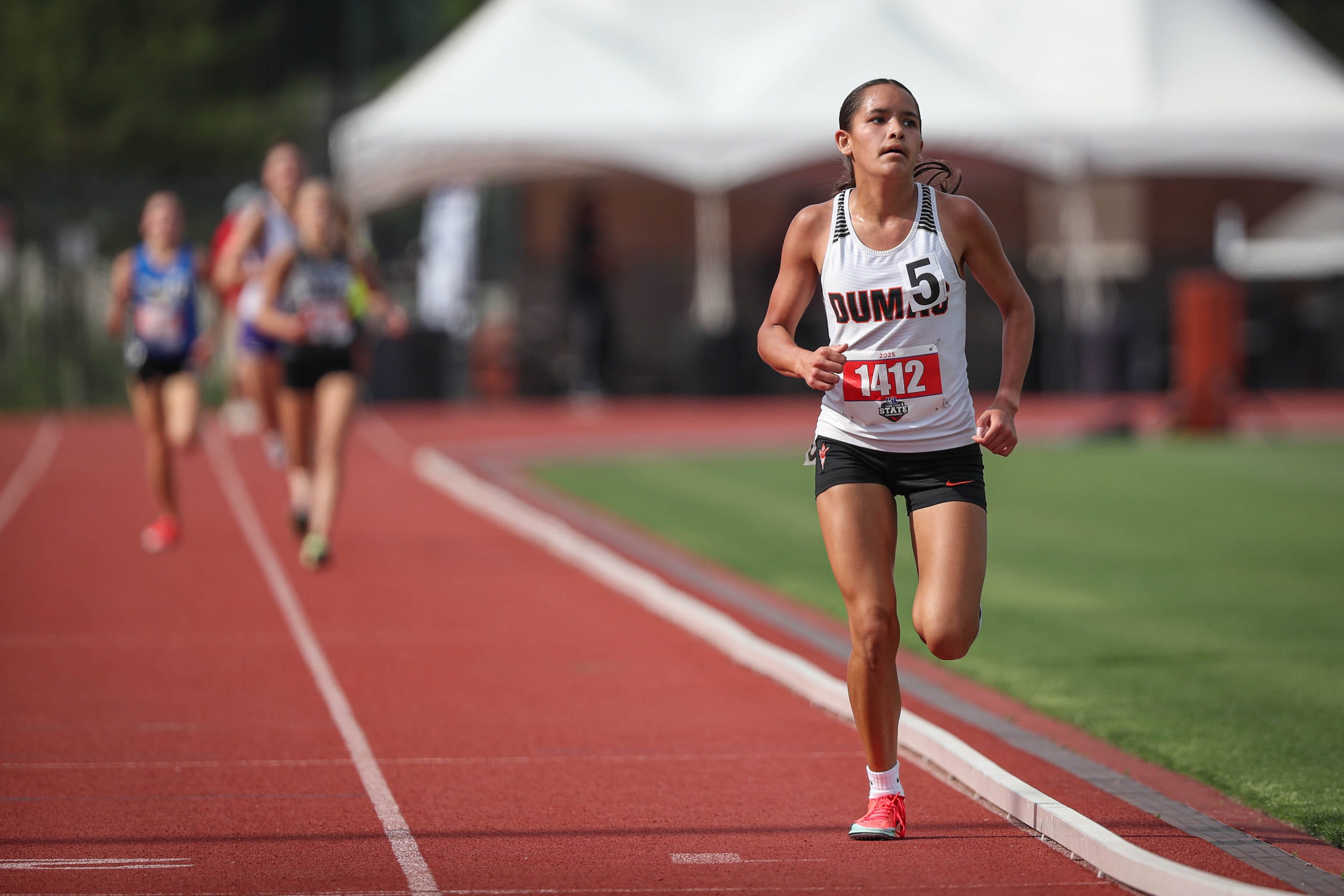'I'm here': Dumas' Emily Gross, Canyon's Lathan Lewter win 3,200 at UIL ...