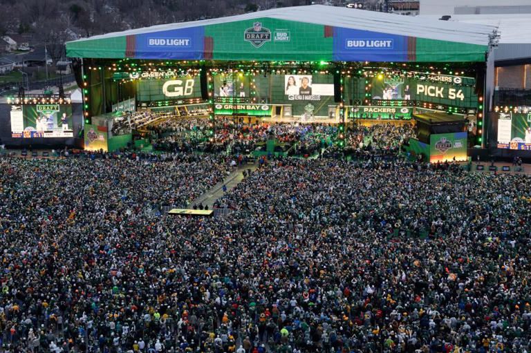 Mayor Eric Genrich fires back at Detroit after Green Bay NFL Draft sees ...