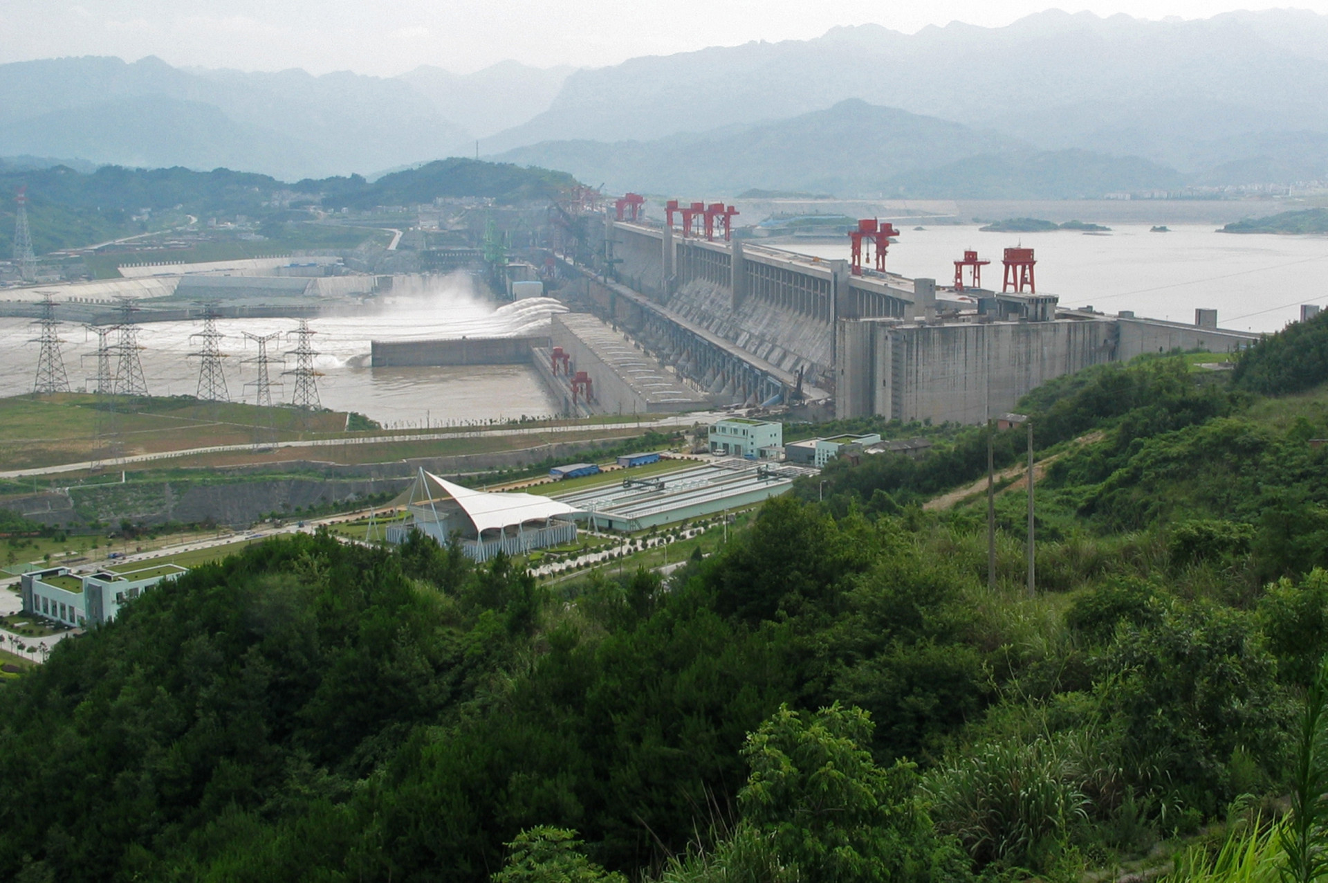 The huge dam in China that is making our days longer