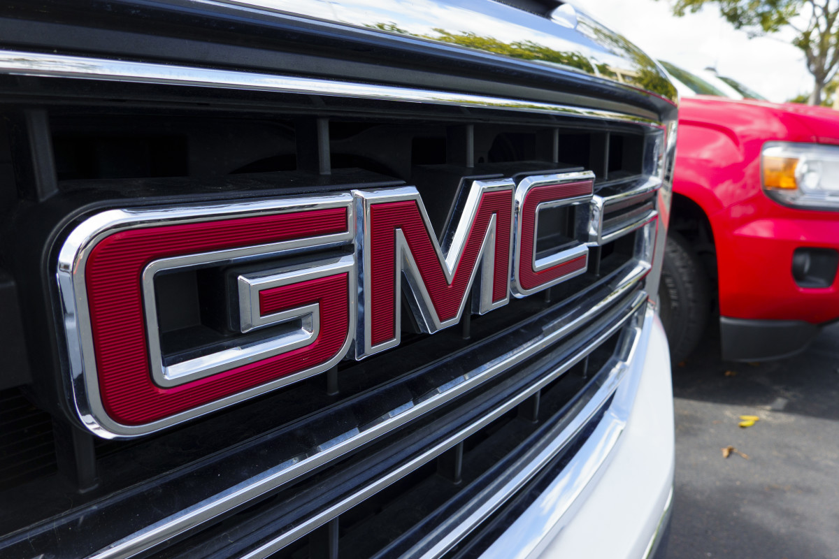 Largest U.S. Car Maker Delivers Disturbing News