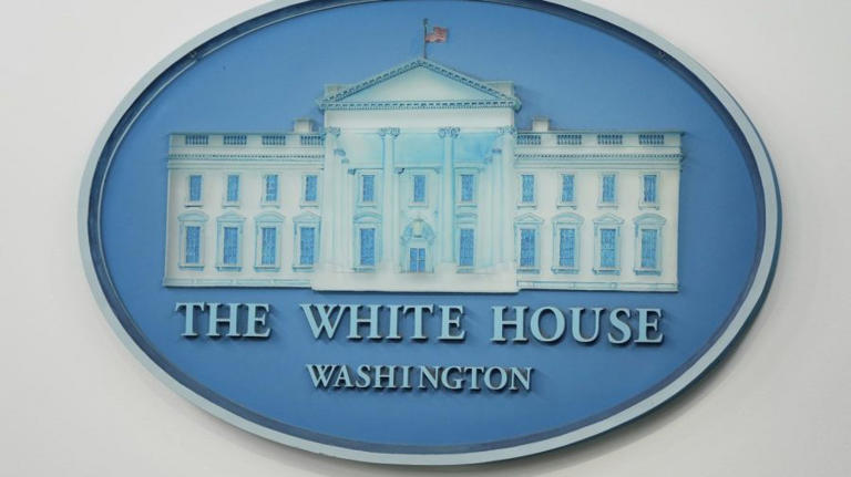 White House launches Drudge Report lookalike site