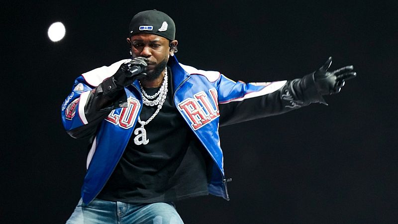 Desperate Drake claims he was defamed at Super Bowl show and Grammys