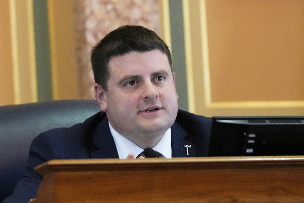 Surprise open governor's seat in Iowa signals competitive GOP primary ...