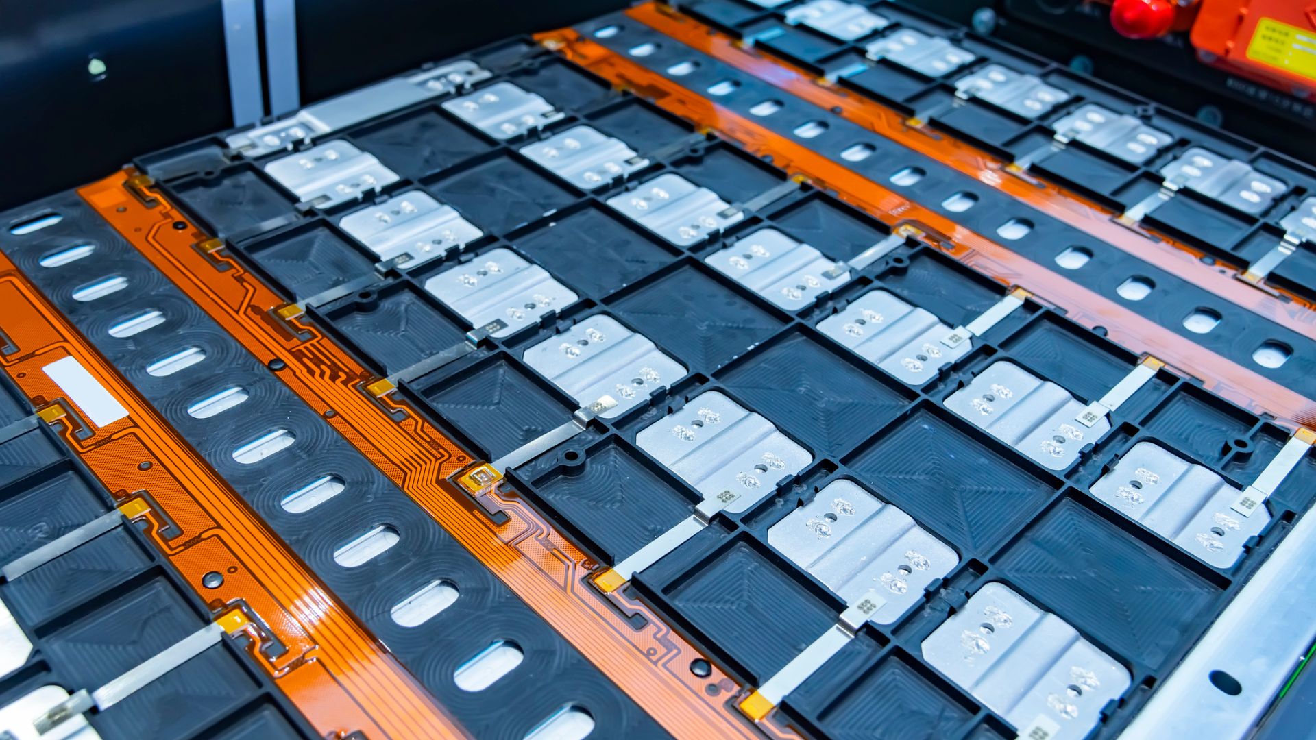 China’s solid-state EV battery breakthrough shows stable performance over 1,200 hours