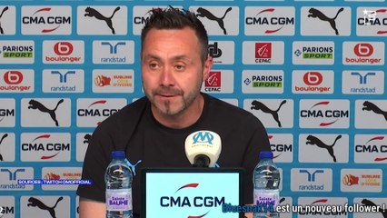 Roberto De Zerbi tape du poing sur la table