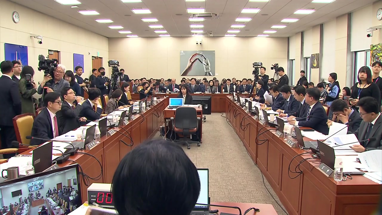 국회 과방위, EBS 사장 임명 공방..."알박기 인사" "언론 카르텔" / YTN