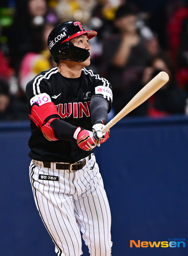 연패는 없다! ‘오지환 홈런+4안타’ LG, SSG에 5-1 승리..SSG 5연패 늪