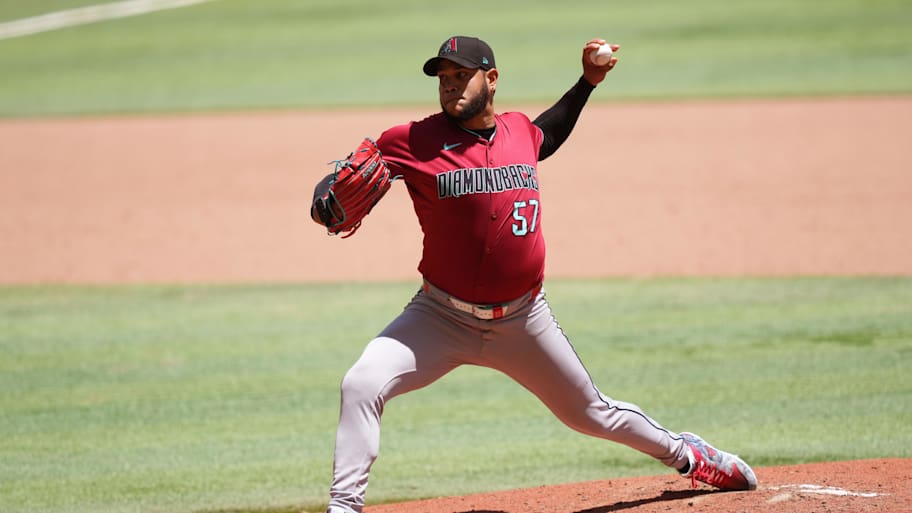 Left-Handed Pitchers Across MLB Combine to Make History With Spotless ...