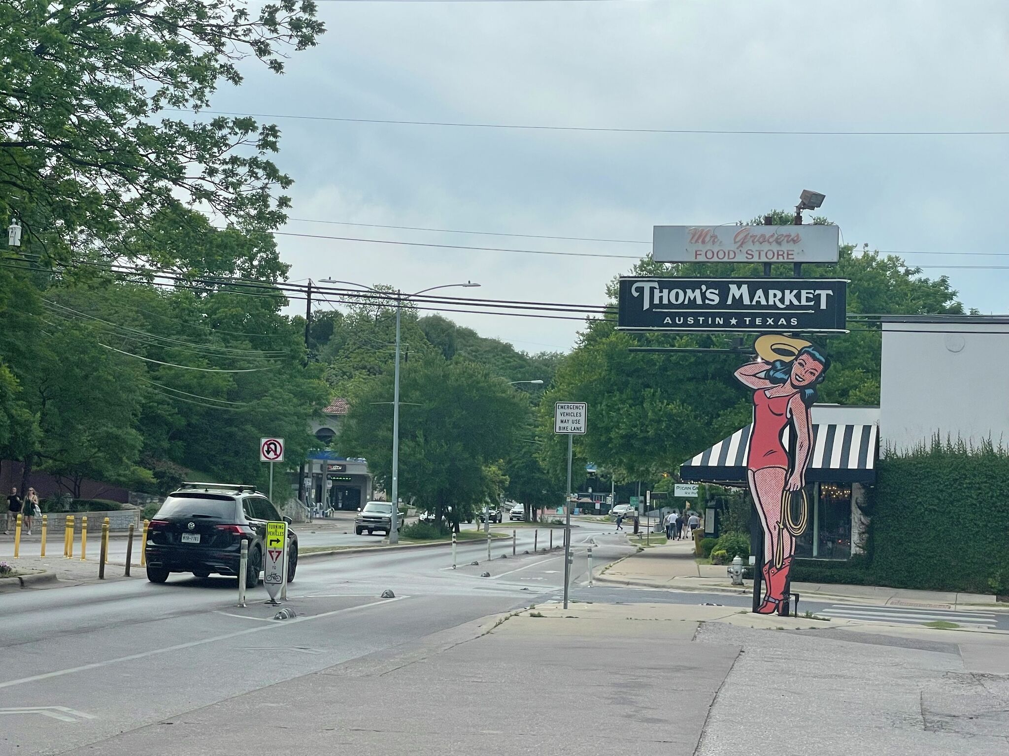 Austinites bid farewell as Thom's Market closes, acquired by new owners