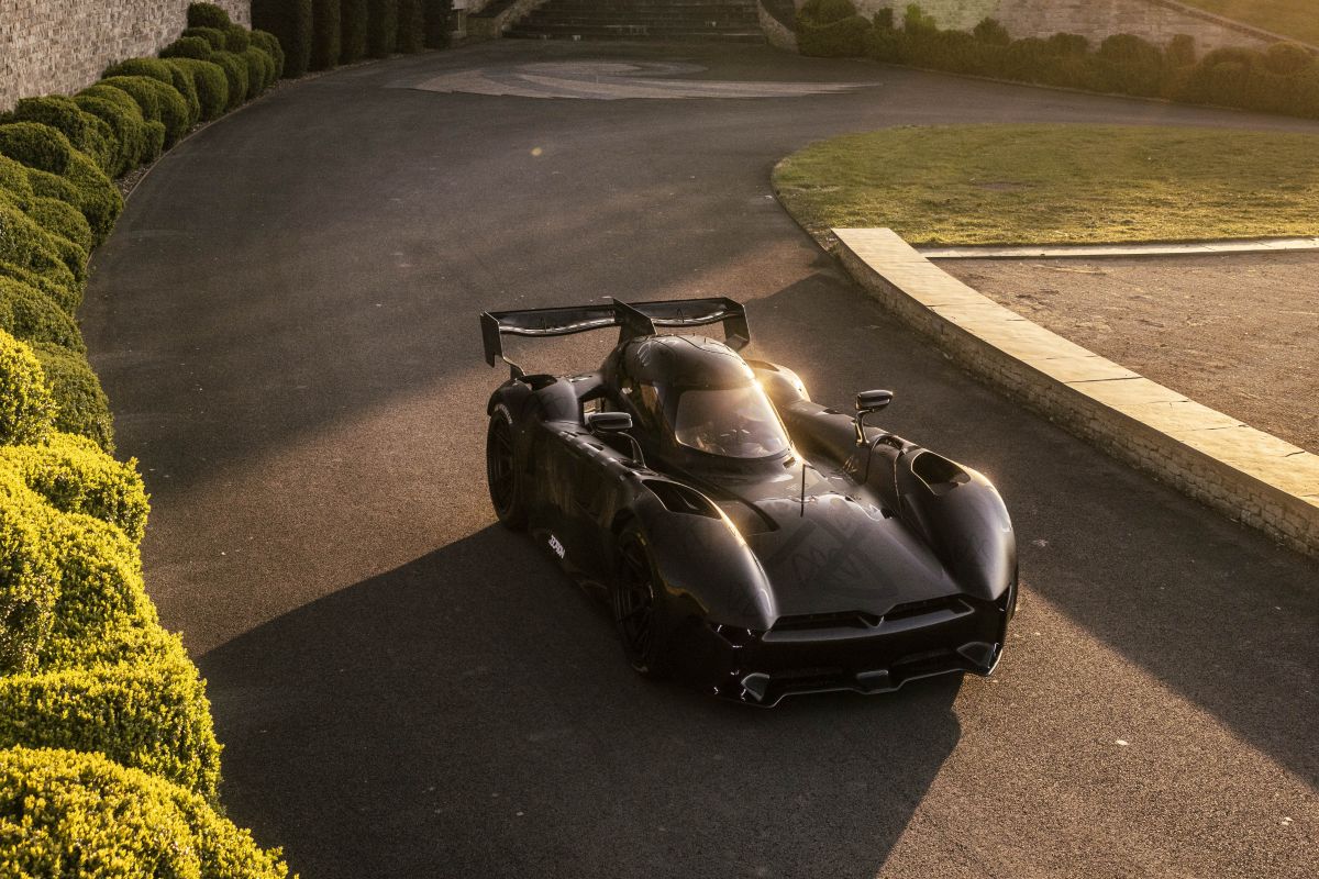 Clamoroso, ecco la prima auto al mondo che si guida a testa in giù. Il ...