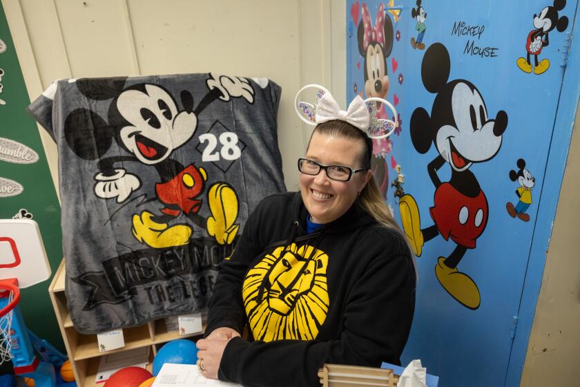 Minnie Mouse ears helped a teacher connect with her kindergartners. The ...