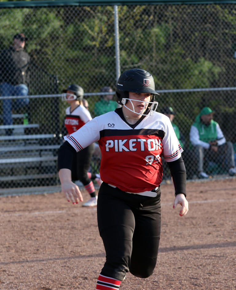 Highlights: Huntington gets Coach Carroll his 100th win; Piketon ...