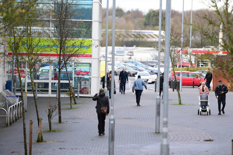 Supermarket Easter 2025 opening times including Tesco, Aldi, Asda and ...