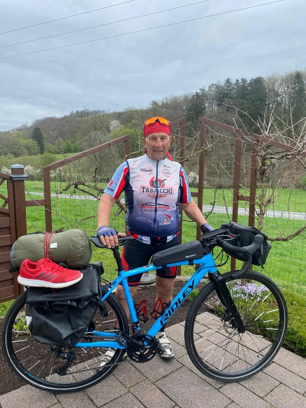 Kölner Ford-Rentner: Rocco Pirrera (68) plant Mammut-Tour – 2500 ...