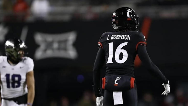 Virginia Football Signs Cincinnati Transfer Corner Jordan Robinson