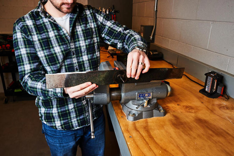 Afraid of sharpening your lawn mower blade? Don’t be. Use our quick and ...