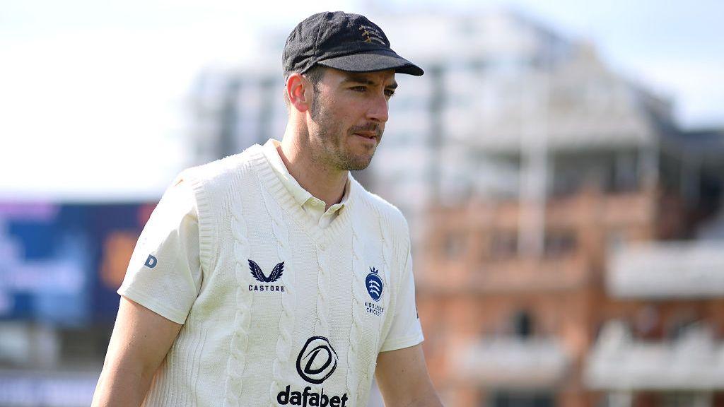 Middlesex seamers skittle Glamorgan