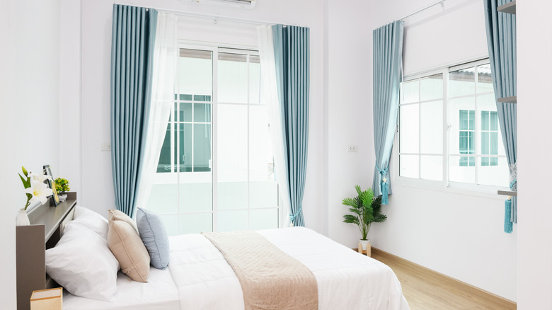 The Type Of Curtains You Should Hand Wash (& The Best Way To Do It)
