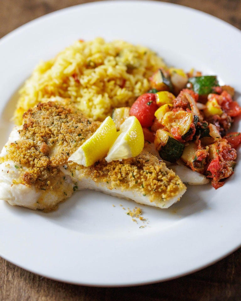 Captain's Platter Challenge, Early Bird Specials, Thanksgiving pizza ...