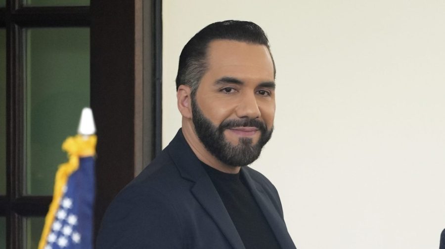 Bukele offers sardonic response to Hillary Clinton over CECOT criticism