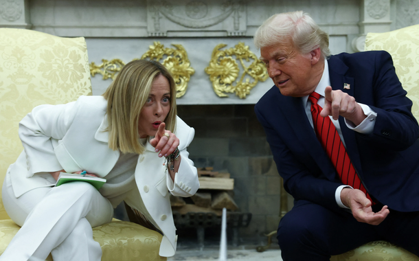 Giorgia Meloni desmente Trump sobre foto no G7: Completamente inventada